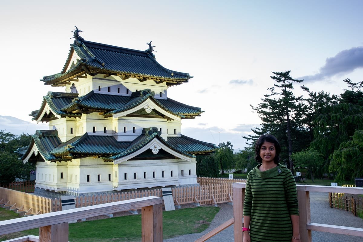 Hirosaki Castle - A tale of two seasons - SakuraMani